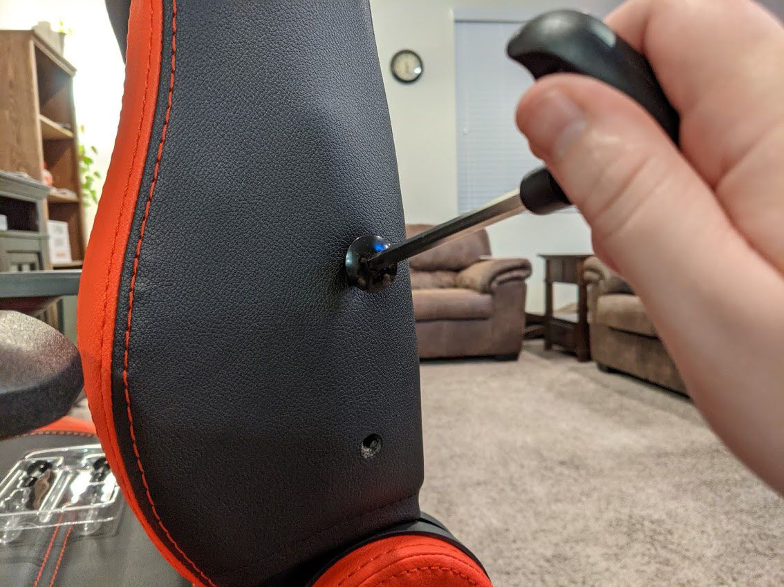 Vertagear PL6000 gaming chair review: Improve your posture and look ...