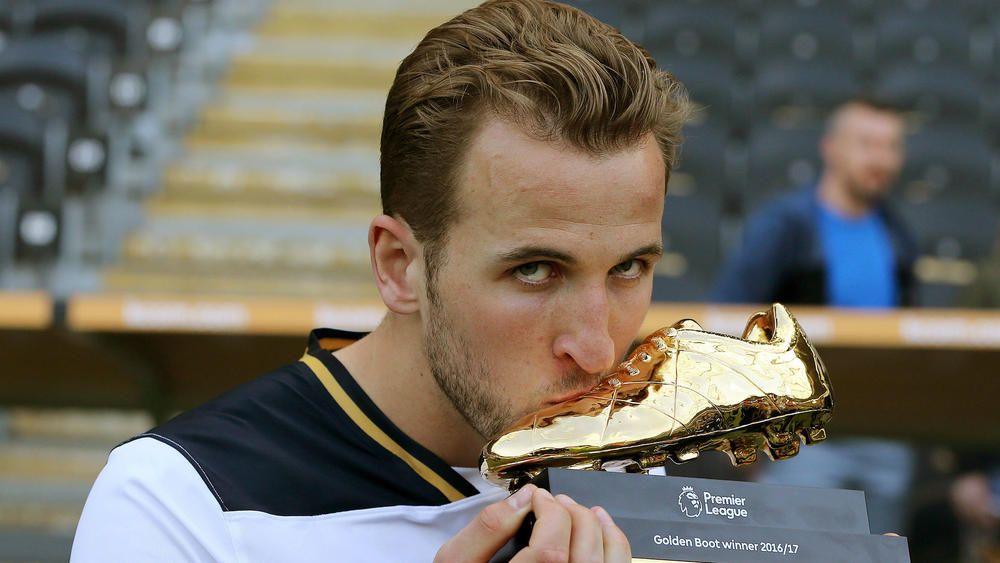 Tottenham striker Kane delights at perfect Golden Boot glory | FourFourTwo