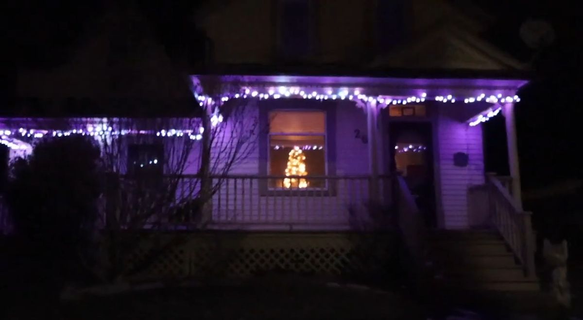 Raspberry Pi Projects Lets Neighbors Change Christmas Lights | Tom's ...