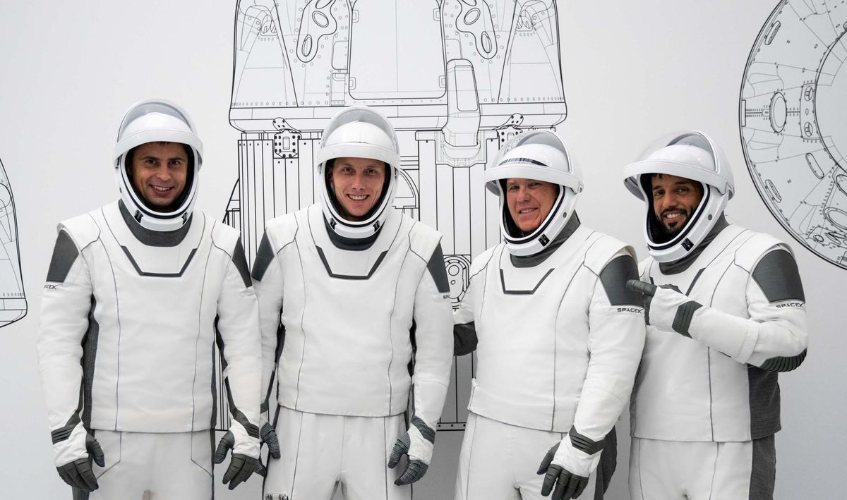 Experience SpaceX's Crew-6 astronaut launch with these amazing photos ...