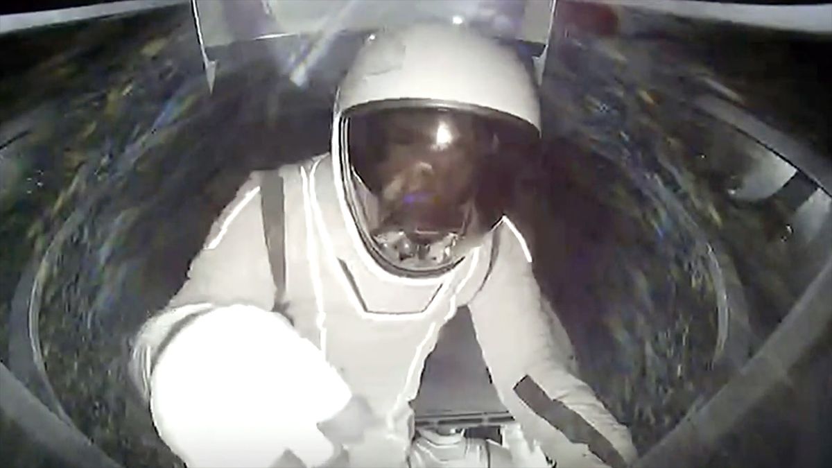 Polaris Dawn: World’s 1st commercial spacewalk was history’s 20th stand ...