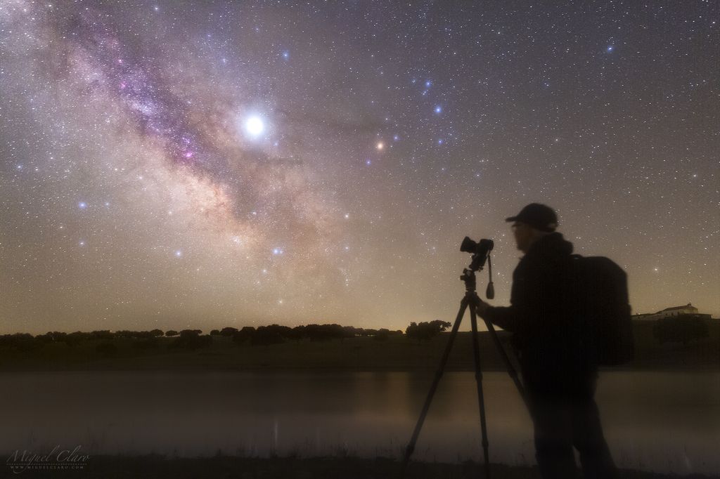 Astronomy Student Silhouetted by Milky Way, Jupiter in Stunning Photo ...