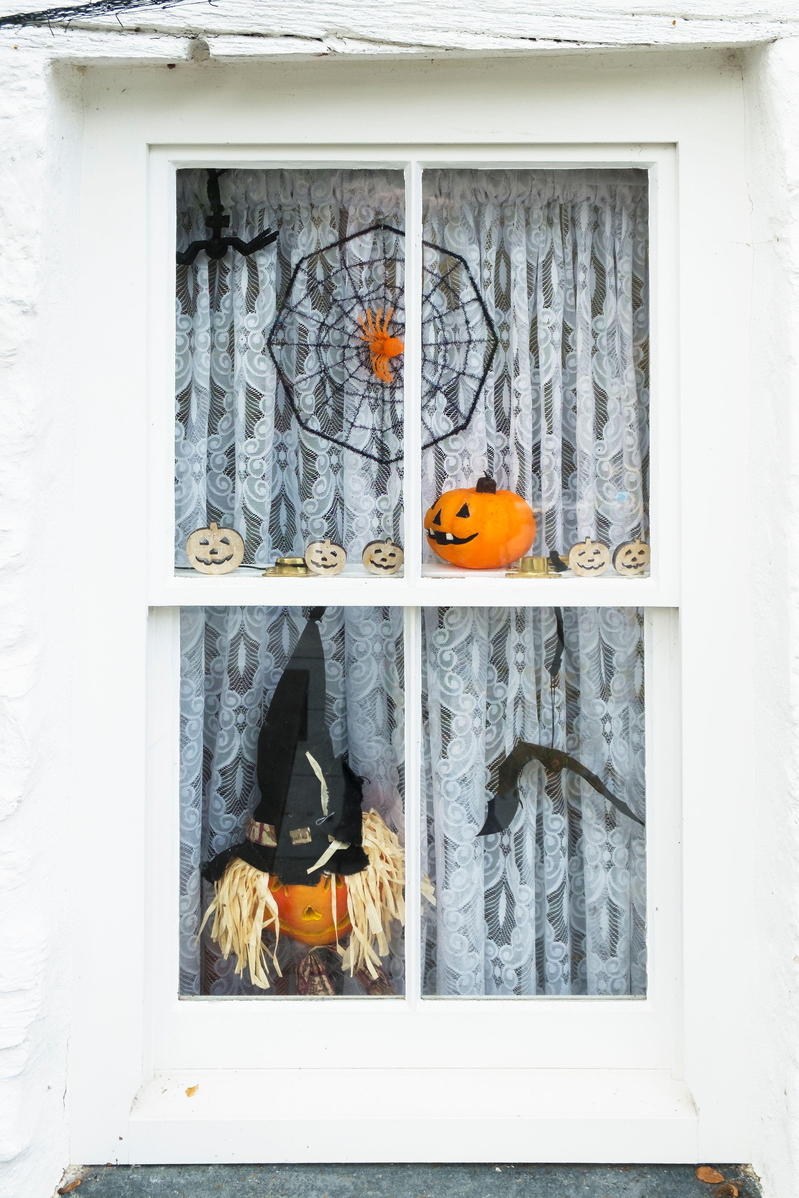 Halloween window decor: 10 spooky ideas for indoors and out | Homes ...