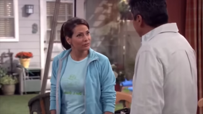 32 Sitcom Wives That Were Honestly Way Too Hot For Their Husbands ...