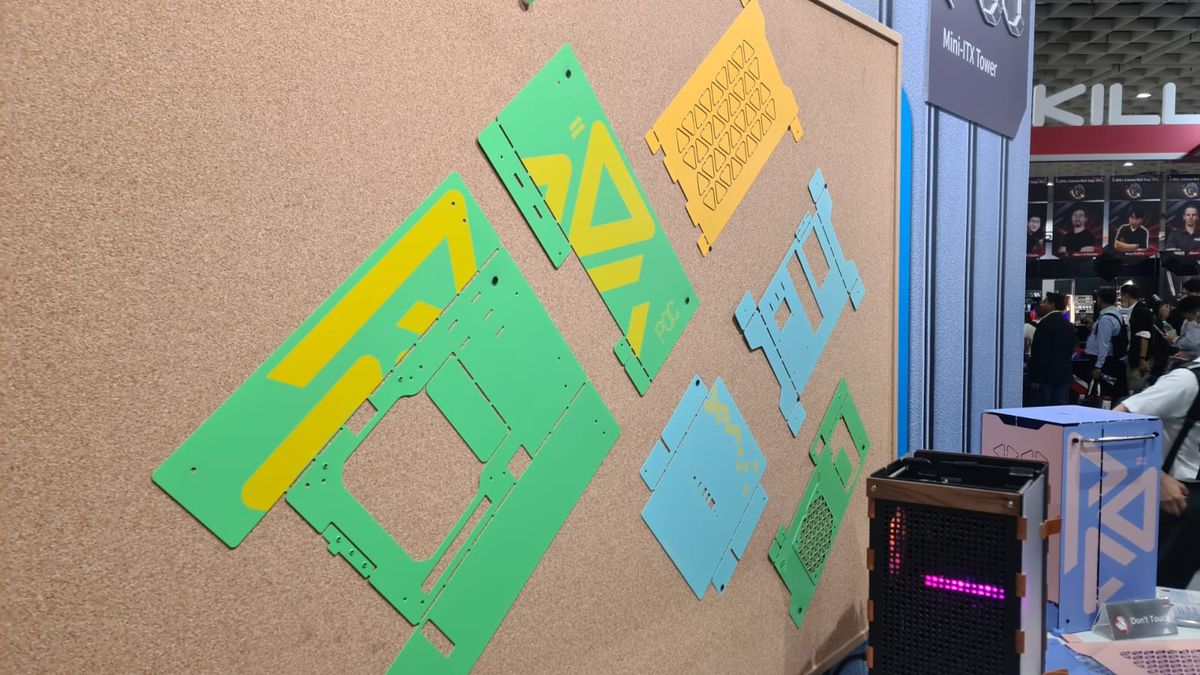 Oh heck yeah, these gaudy origami PC cases now come with water cooling ...