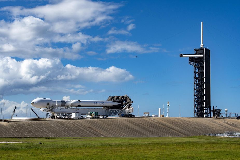 Amazing photos from SpaceX's Falcon Heavy USSF-44 mission | Space