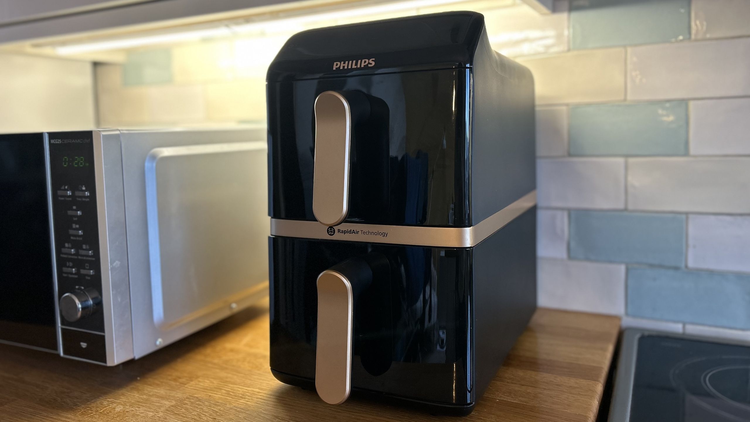 Philips 4000 Series Stacked Dual Basket Air Fryer im Test: Die Doppel ...