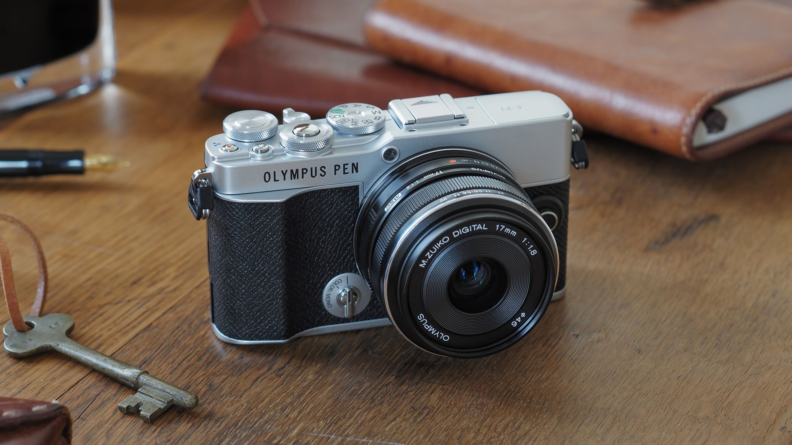 Olympus is back! Meet the Olympus PEN E-P7 – OM Digital's first new ...