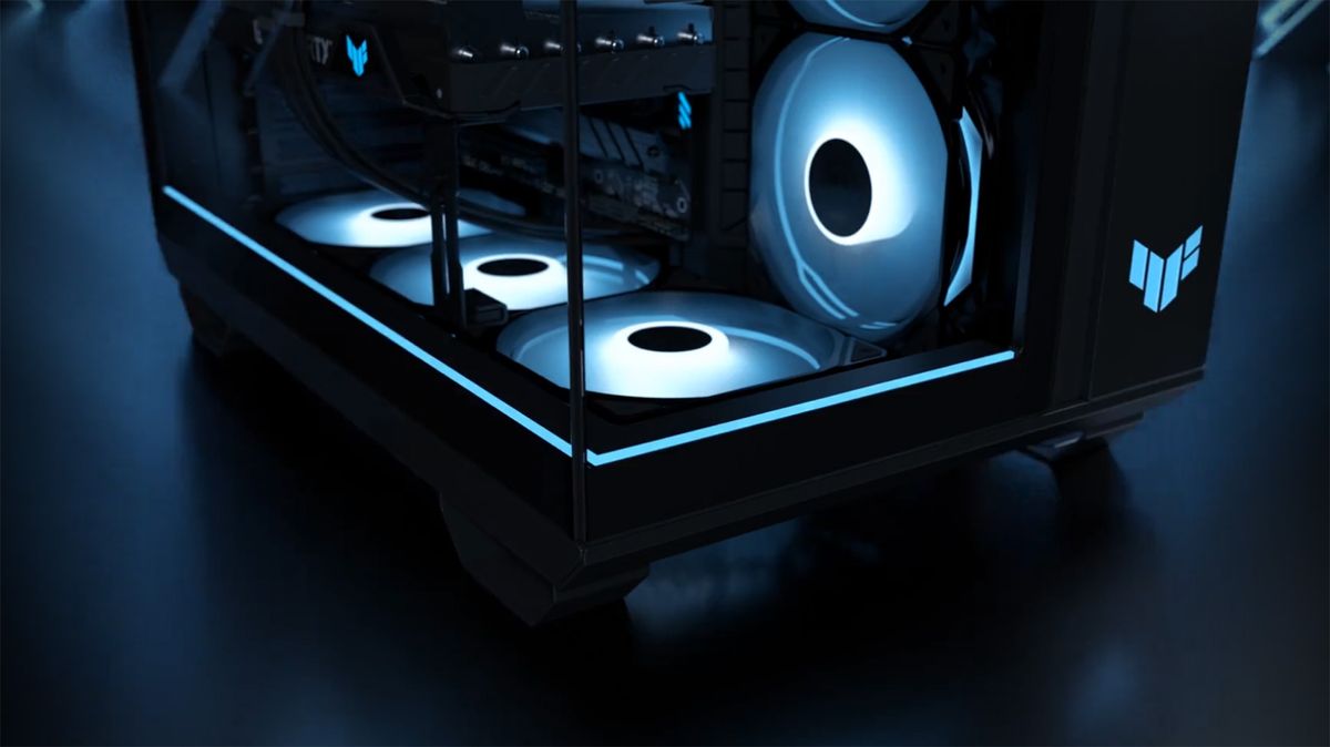 Asus jumps on the "fish tank" PC case bandwagon — GT502 Horizon ...