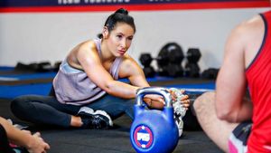 Forget push-ups — this 15-minute arm workout builds your triceps, pecs ...