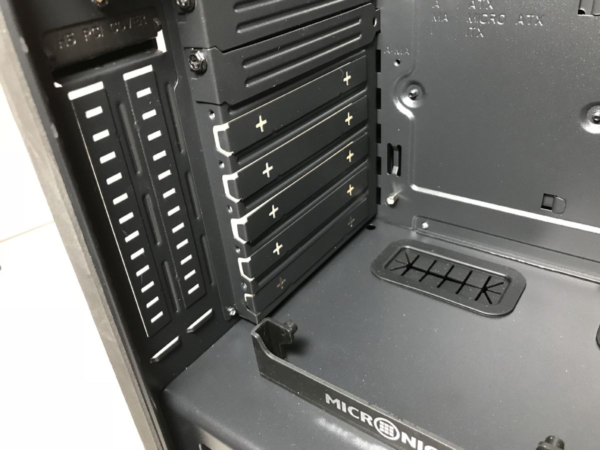 Micronics Master M400 Mid-Tower Case Review