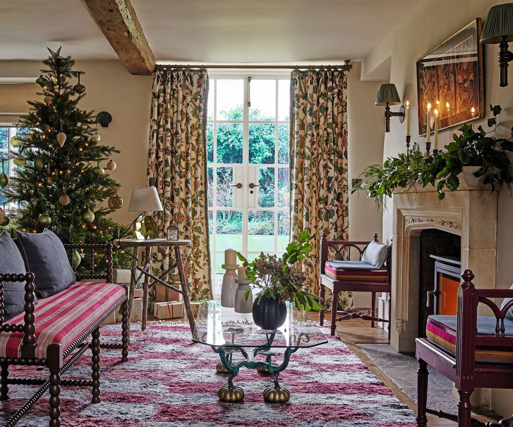 Tour this cozy English countryside home set up for the holidays | Homes ...