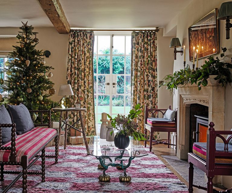 Tour this cozy English countryside home set up for the holidays | Homes ...