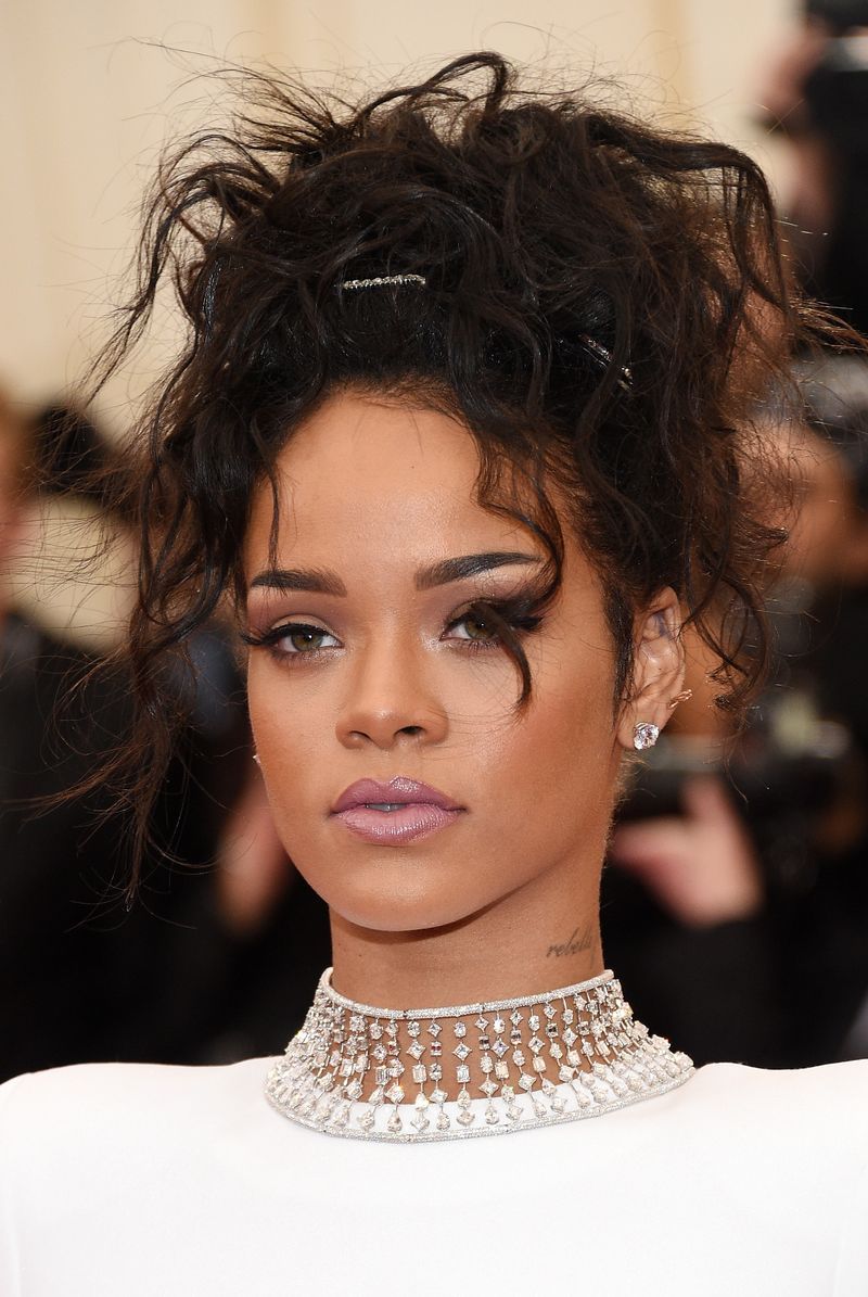 Rihanna's 25 Best Hairstyles of All Time | Rihanna Hair Photos | Marie ...