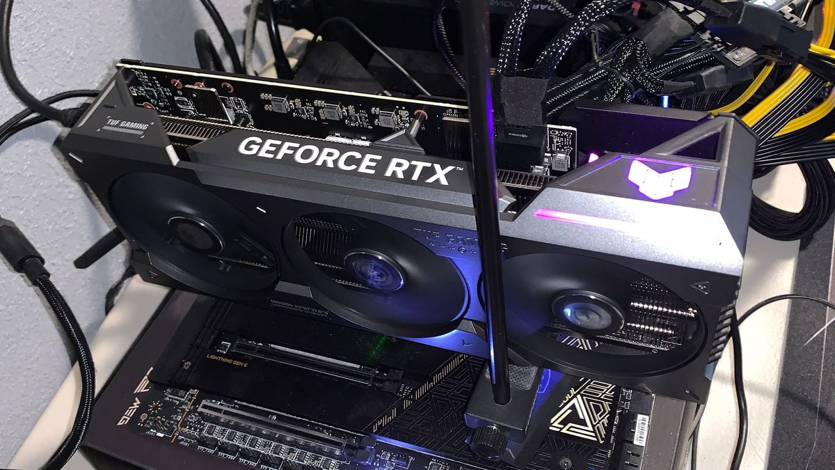 Nvidia GeForce RTX 4070 Ti Super review: More VRAM and bandwidth ...