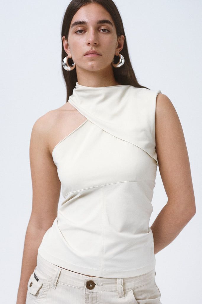 This Is Exactly What to Wear to the Opera, According to a Fashion ...