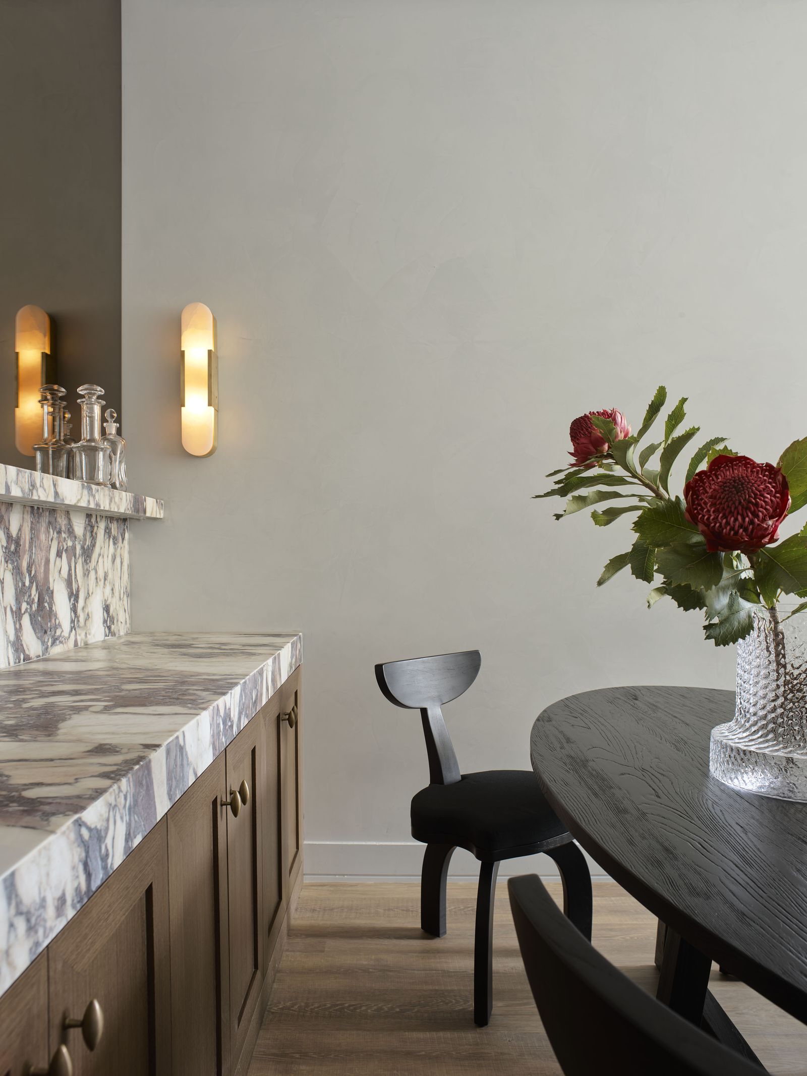 Best light paint colors for a living room – 5 tones to try | Livingetc