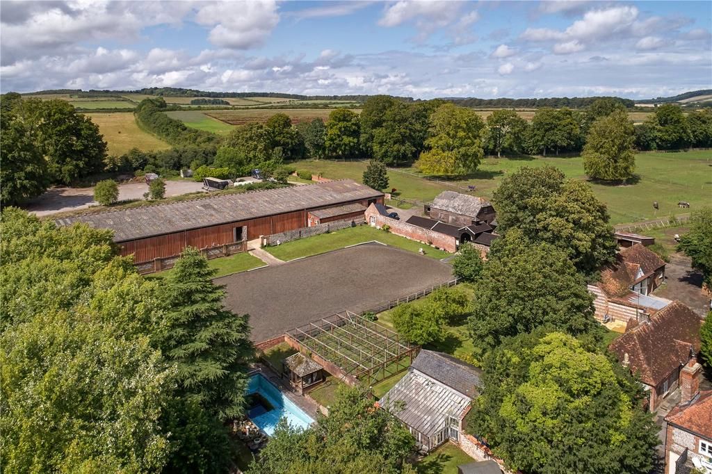 A magnificent Wiltshire country house with equestrian facilities so ...