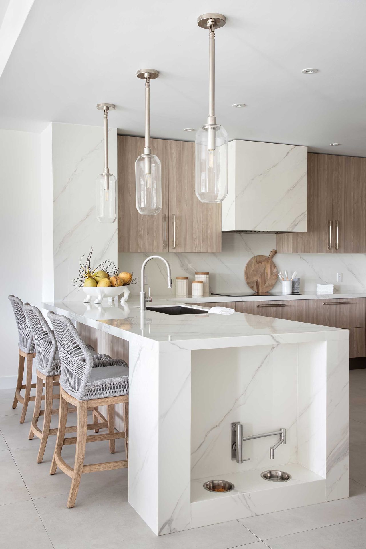 5 genius 'extras' to include on your kitchen island | Livingetc