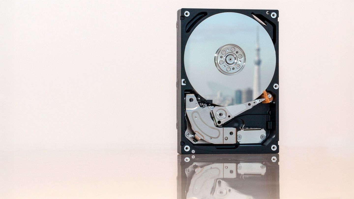 High-capacity HDD roadmap: the race to 100TB and zettabyte-scale ...