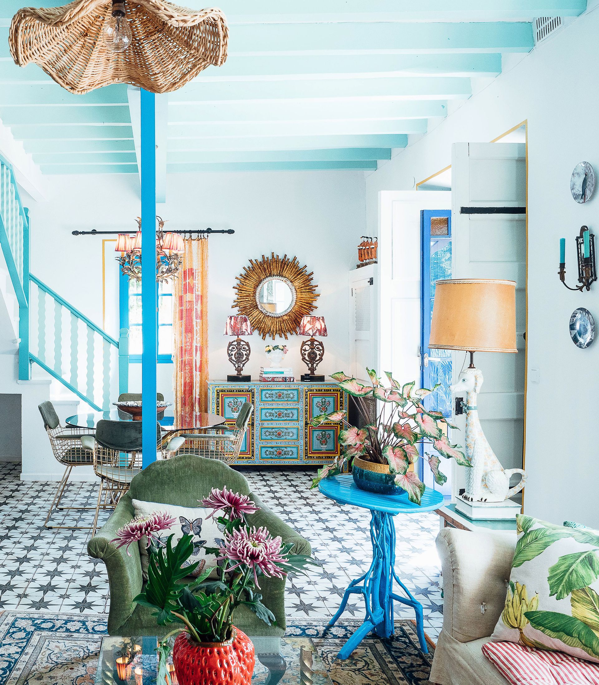 Do living room lamps need to match? | Homes and Gardens