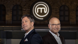 How to watch 'QI' season 22 online — stream 'series V' from anywhere ...