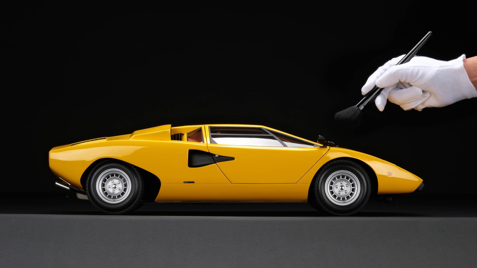 Lamborghini Countach LP400 by Amalgam Collection fits on a shelf ...