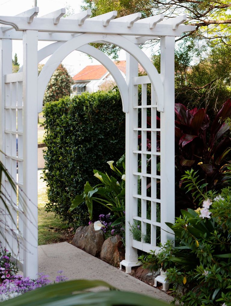 How To Build An Arbor: Learn About Homemade Garden Arbor Designs ...
