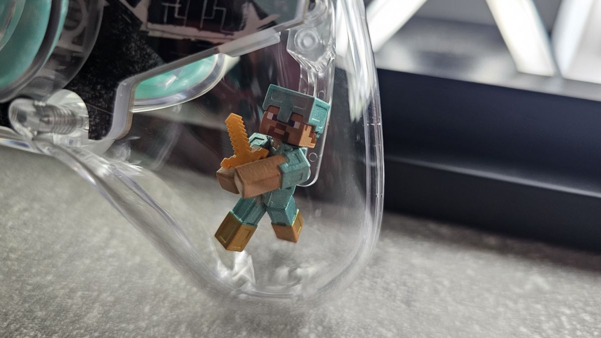 First look at the PDP REALMz wireless Minecraft Xbox controller ...