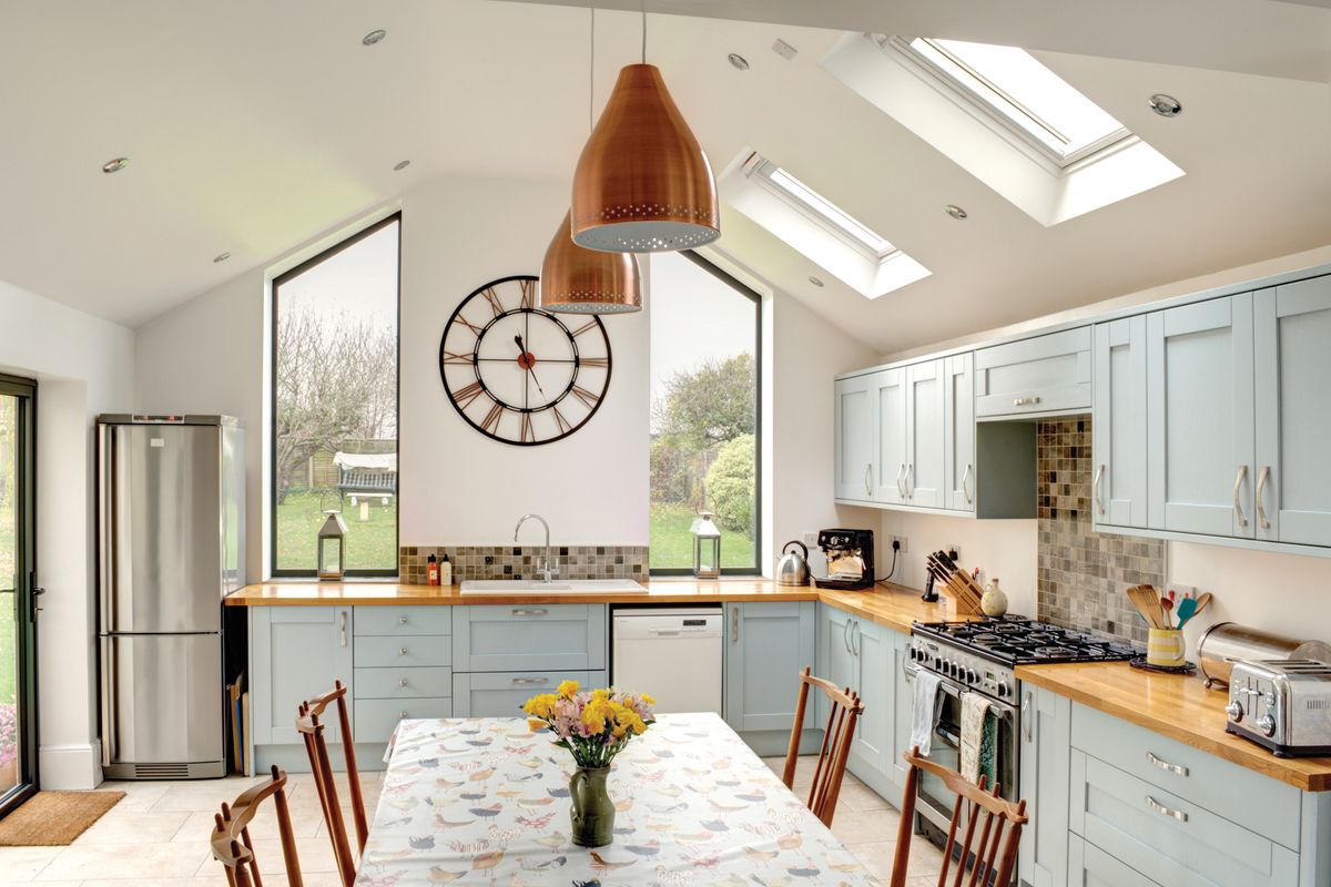 14 Kitchen Window Ideas for the Picture Perfect Space | Homebuilding