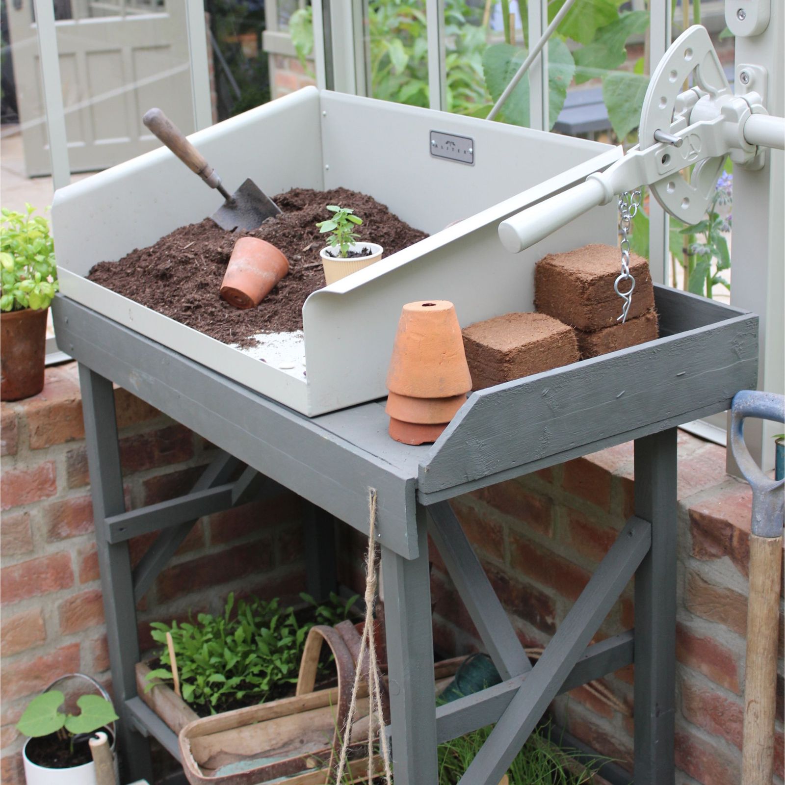 How to dispose of soil - 5 smart and cost-effective ways | Ideal Home