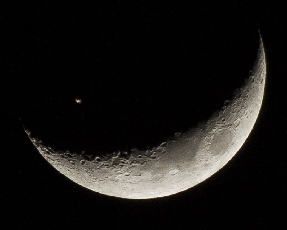 Wow! Space Station Crosses Crescent Moon in Amazing Photo | Space