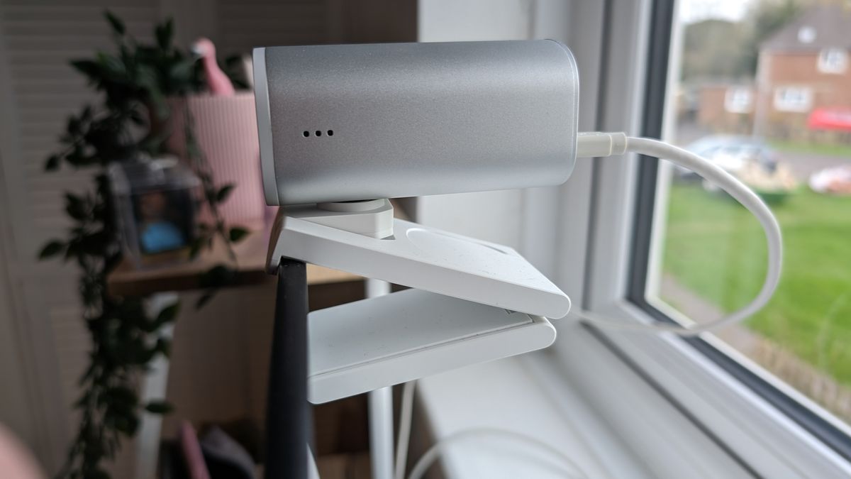 HP 960 4K Streaming Webcam review: Software messes with a perfectly ...