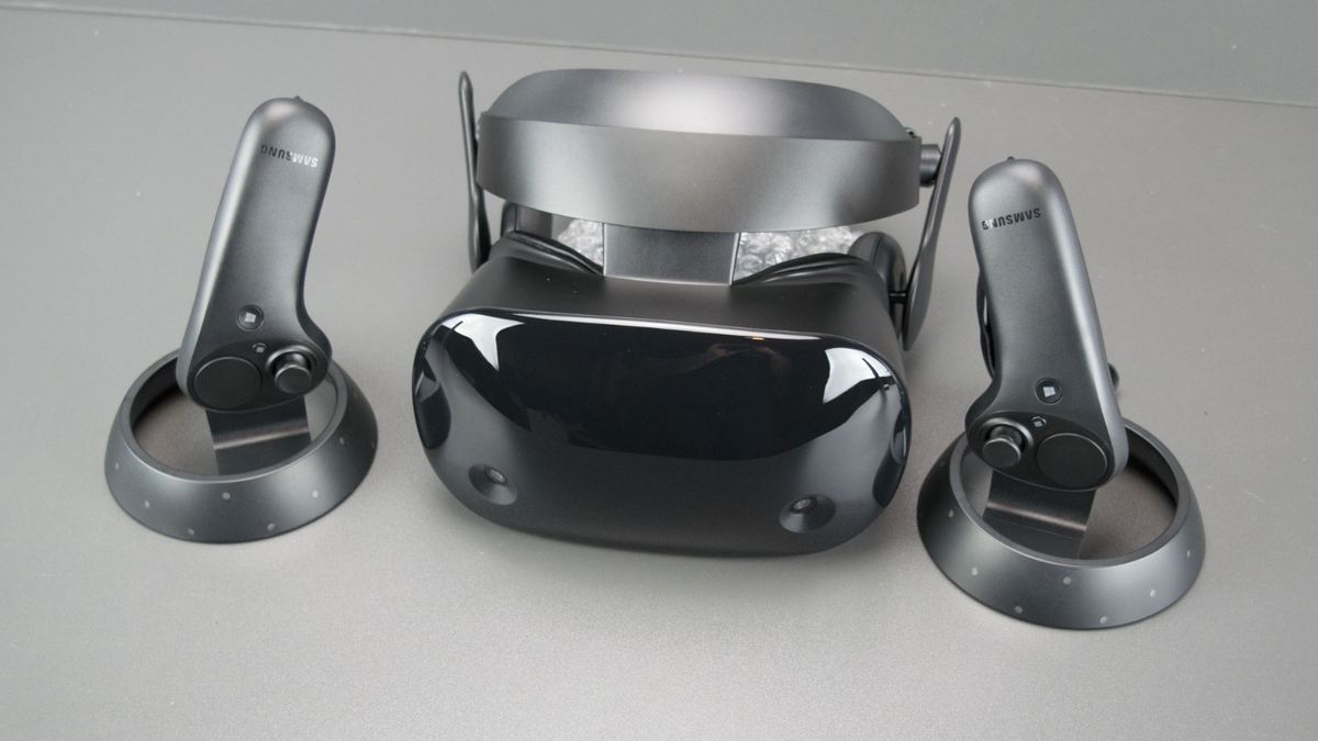 Samsung HMD Odyssey Windows Mixed Reality Headset Review: MR Goes ...