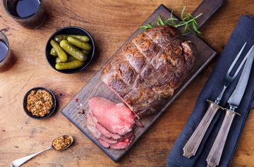 Mustard and thyme roast beef | Dinner Recipes | GoodtoKnow
