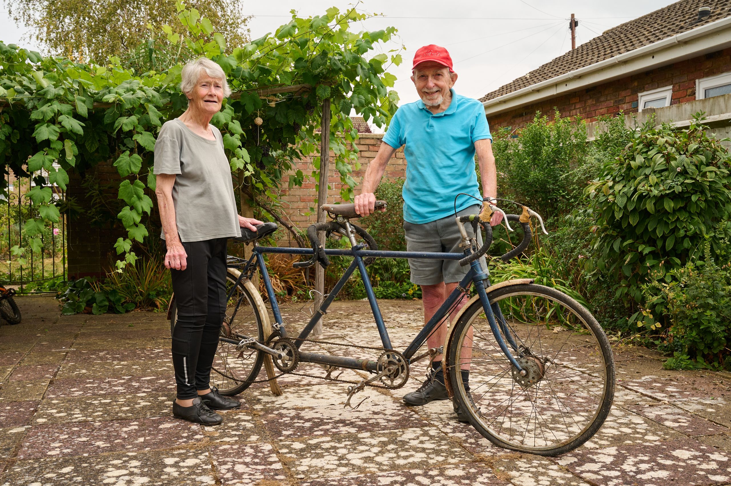 50 years on: Meet the first tandem couple to cycle around the world ...