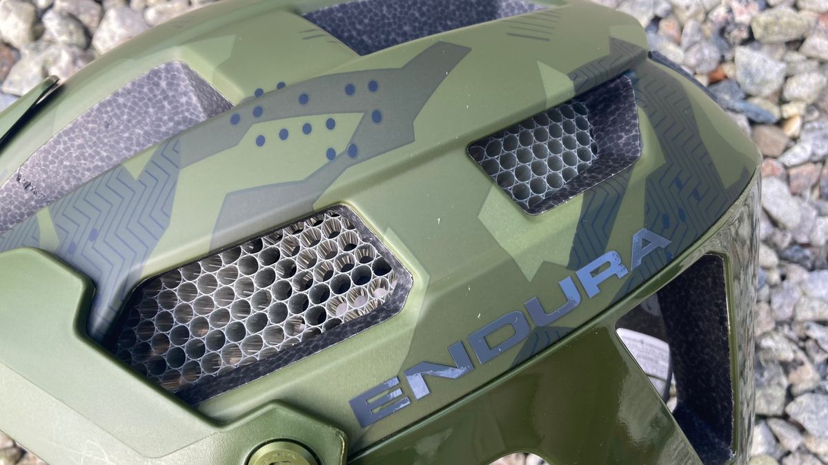 Endura Singletrack MIPS helmet review | Bike Perfect