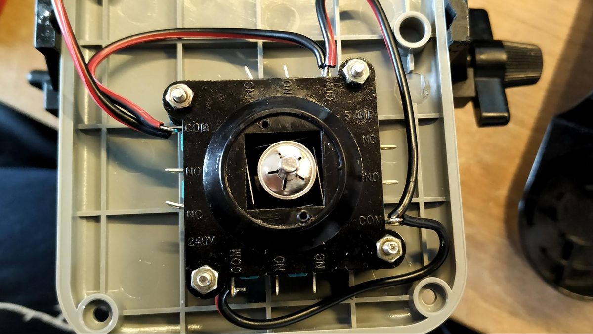 How to Build a Retro Flight Sim Controller With Raspberry Pi | Tom's ...