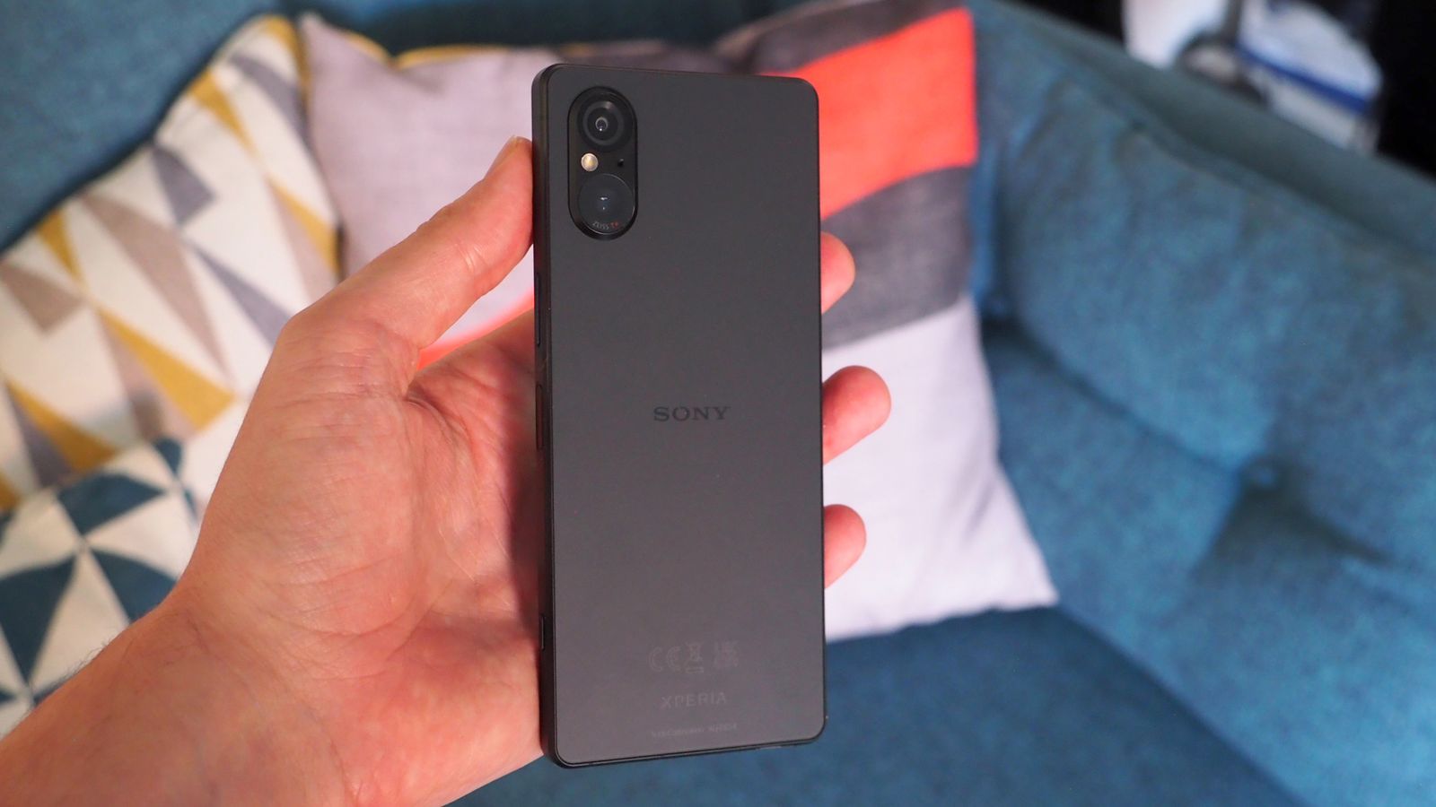 Sony Xperia 5 V review: small phone, big camera vibes | T3