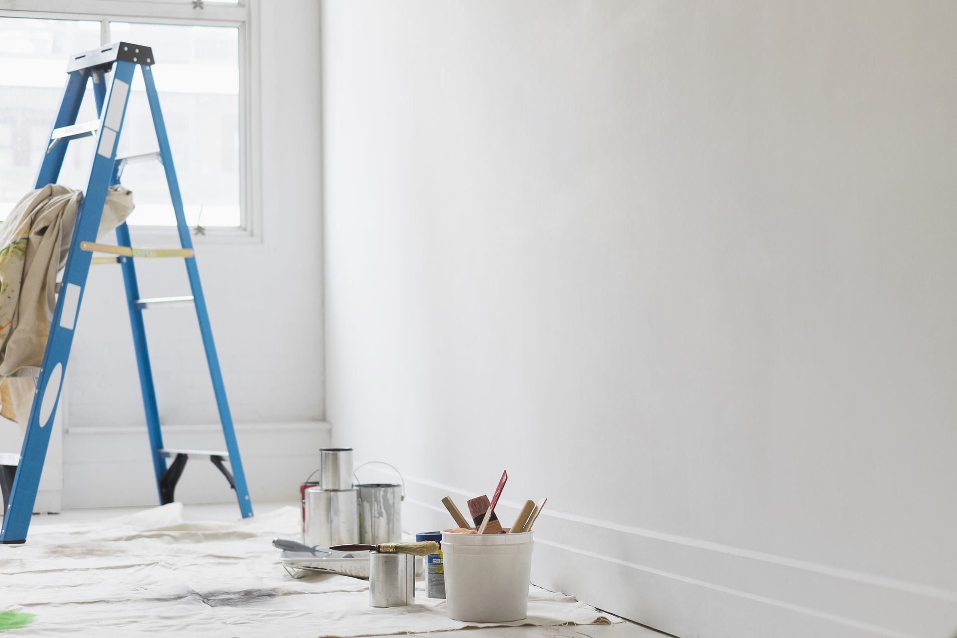 How to paint over wallpaper: an expert guide | Homes and Gardens