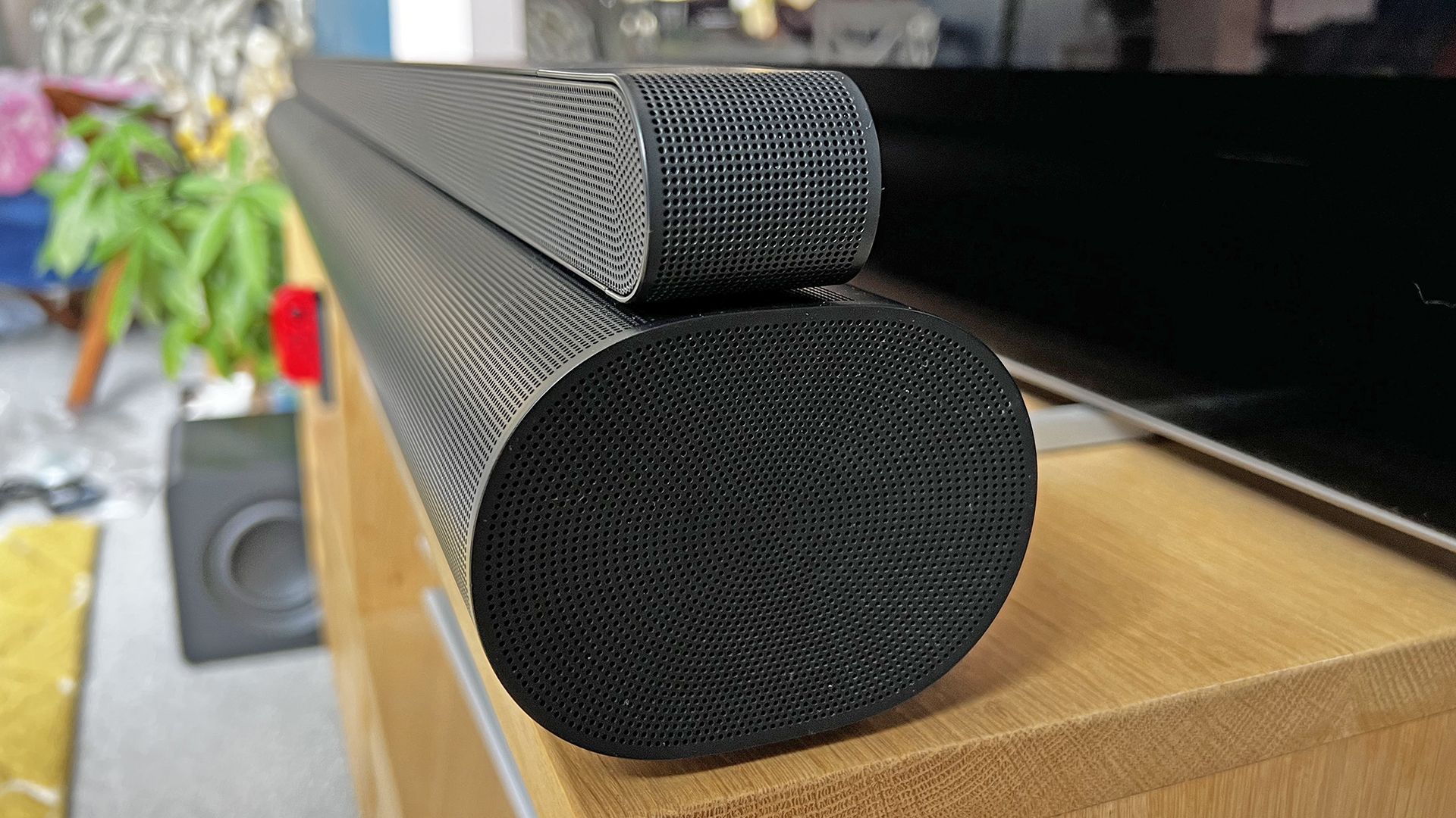 I tried Samsung's ultra-slim Dolby Atmos soundbar, and it's a game ...