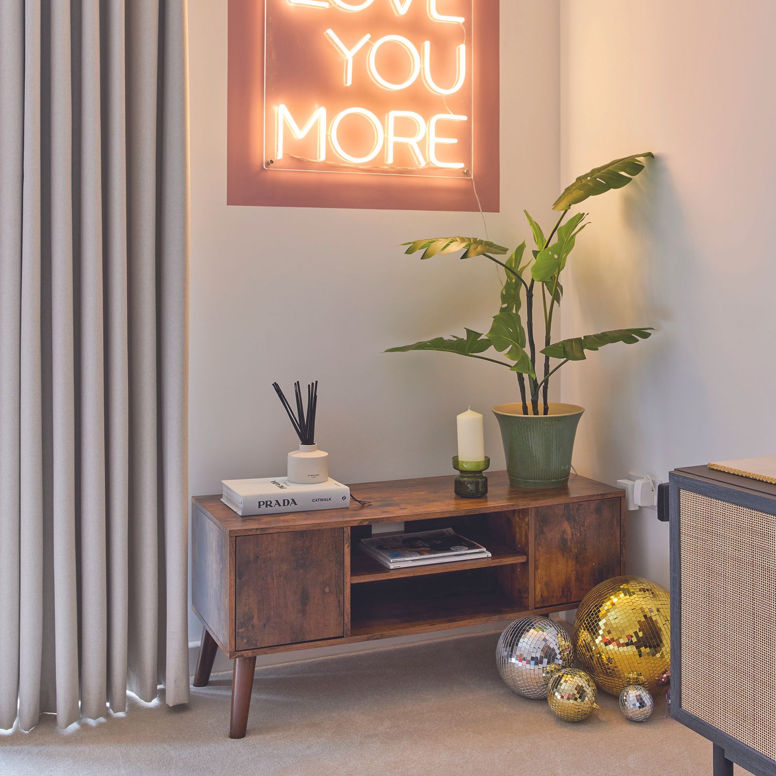 21 easy ideas to redecorate for free, no budget needed | Ideal Home