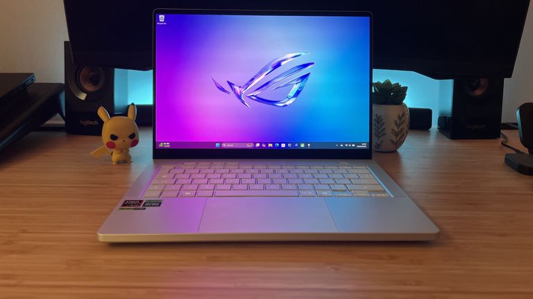 Asus ROG Zephyrus G14 (2025) review: "you don't need to be big to be ...