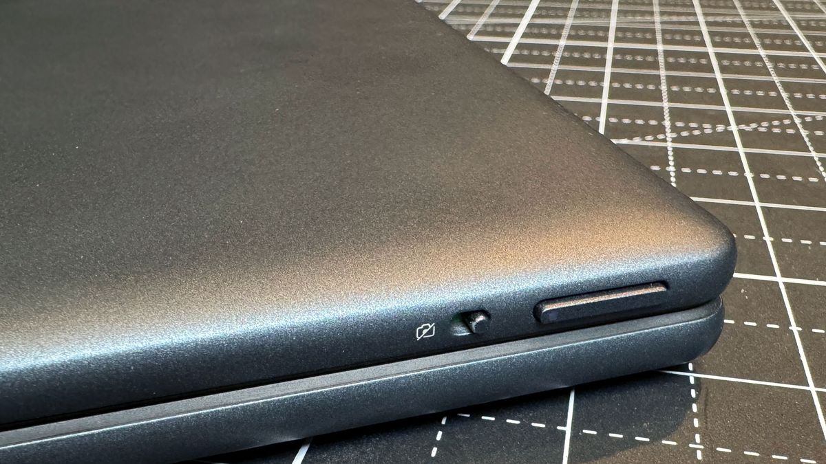 HP Spectre Foldable Review: Best Foldable, but for How Much? | Tom's ...