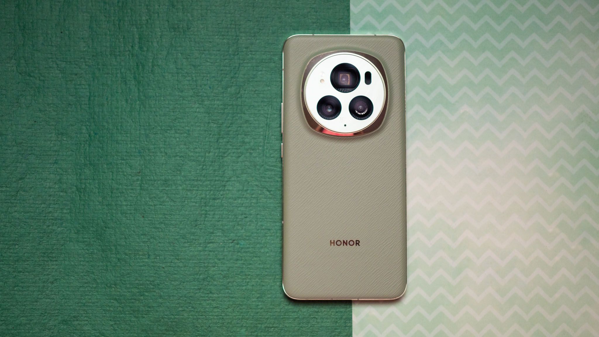 Honor teases its next flagship phone, and it’s packing a fresh on ...