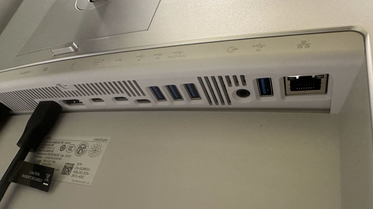 Dell UltraSharp 40 Curved Thunderbolt Hub Monitor (U4025QW) review | Laptop Mag