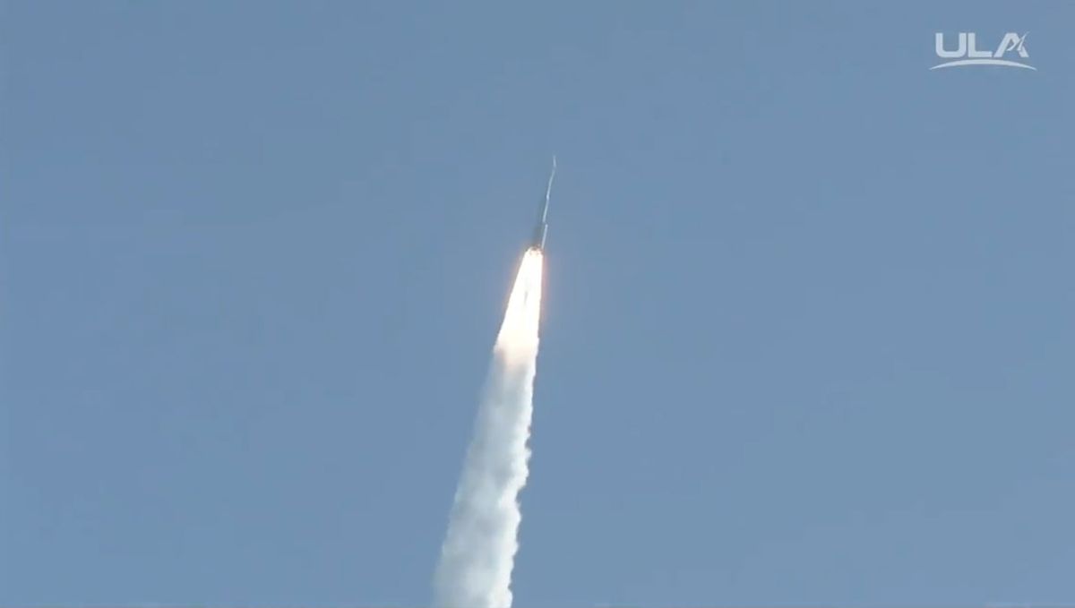 Launch Photos: Secret Spy Satellite NROL-61 Blasts Off On Atlas V ...
