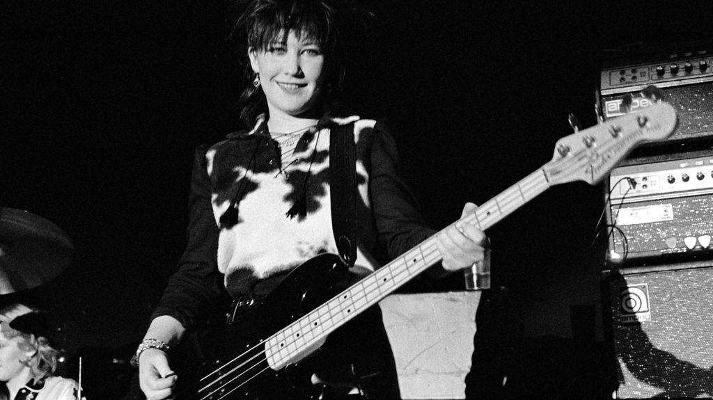 Kathy Valentine Talks Reconnecting with the Guitar After the Go-Go’s ...