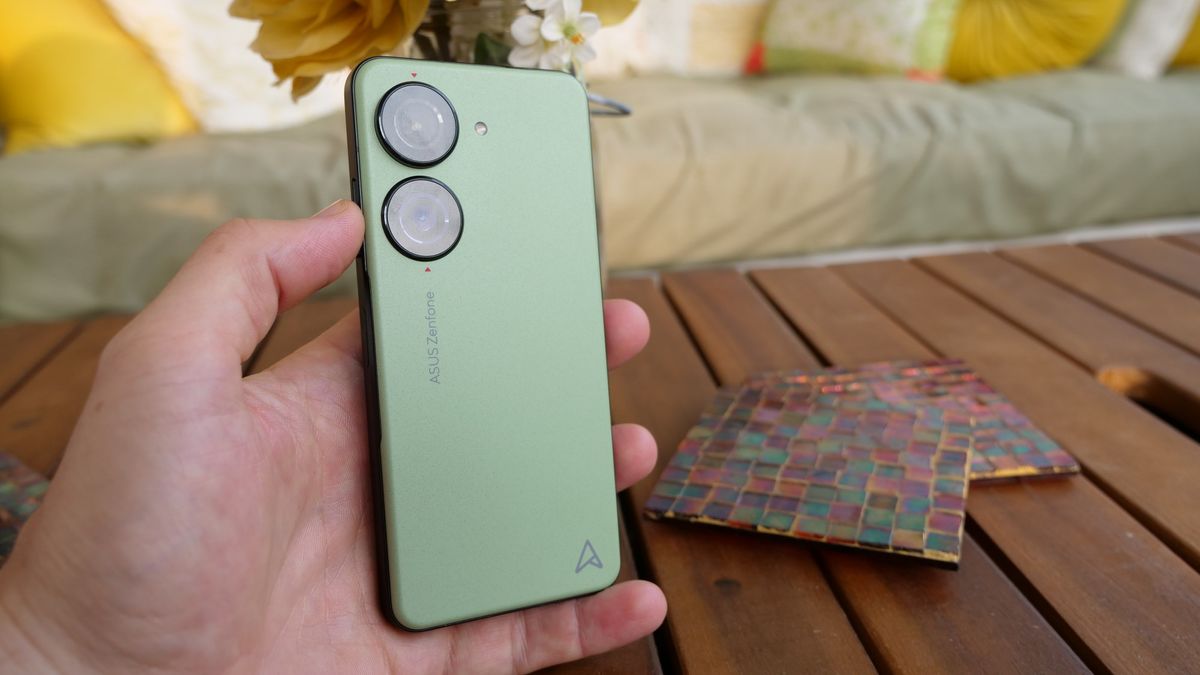 Asus Zenfone 10 review: A mighty mini phone | Laptop Mag