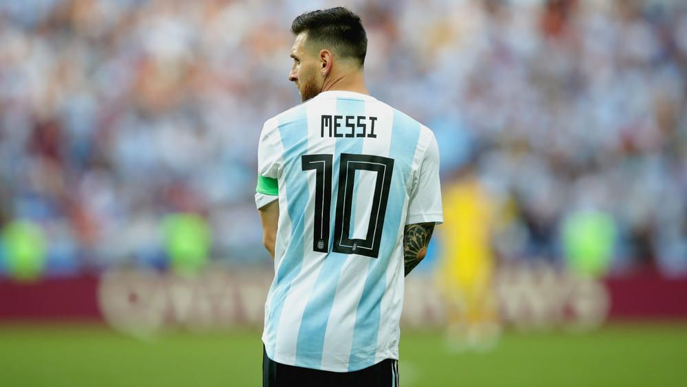 Number 10 jersey waiting for Messi, says Scaloni | FourFourTwo
